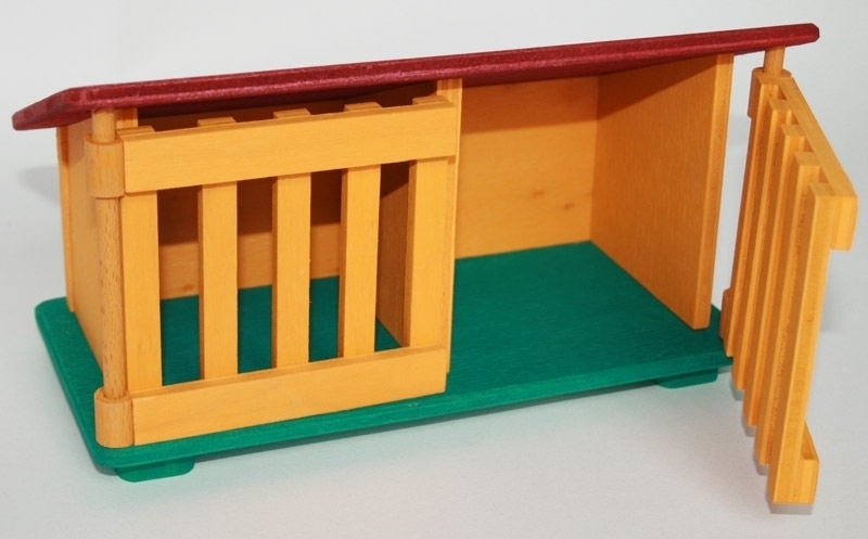 Coloured rabbit hutch | Toy Estate